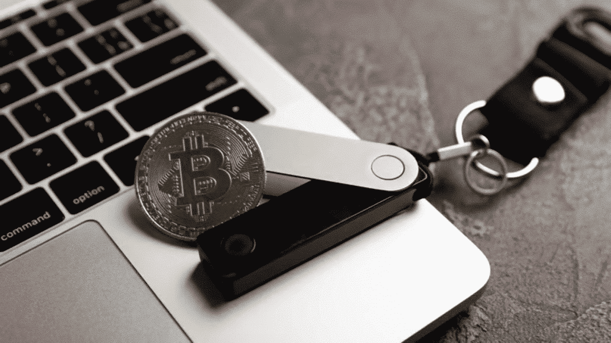 ¿Qué es una cold wallet? Así es la mejor billetera fría de 2025